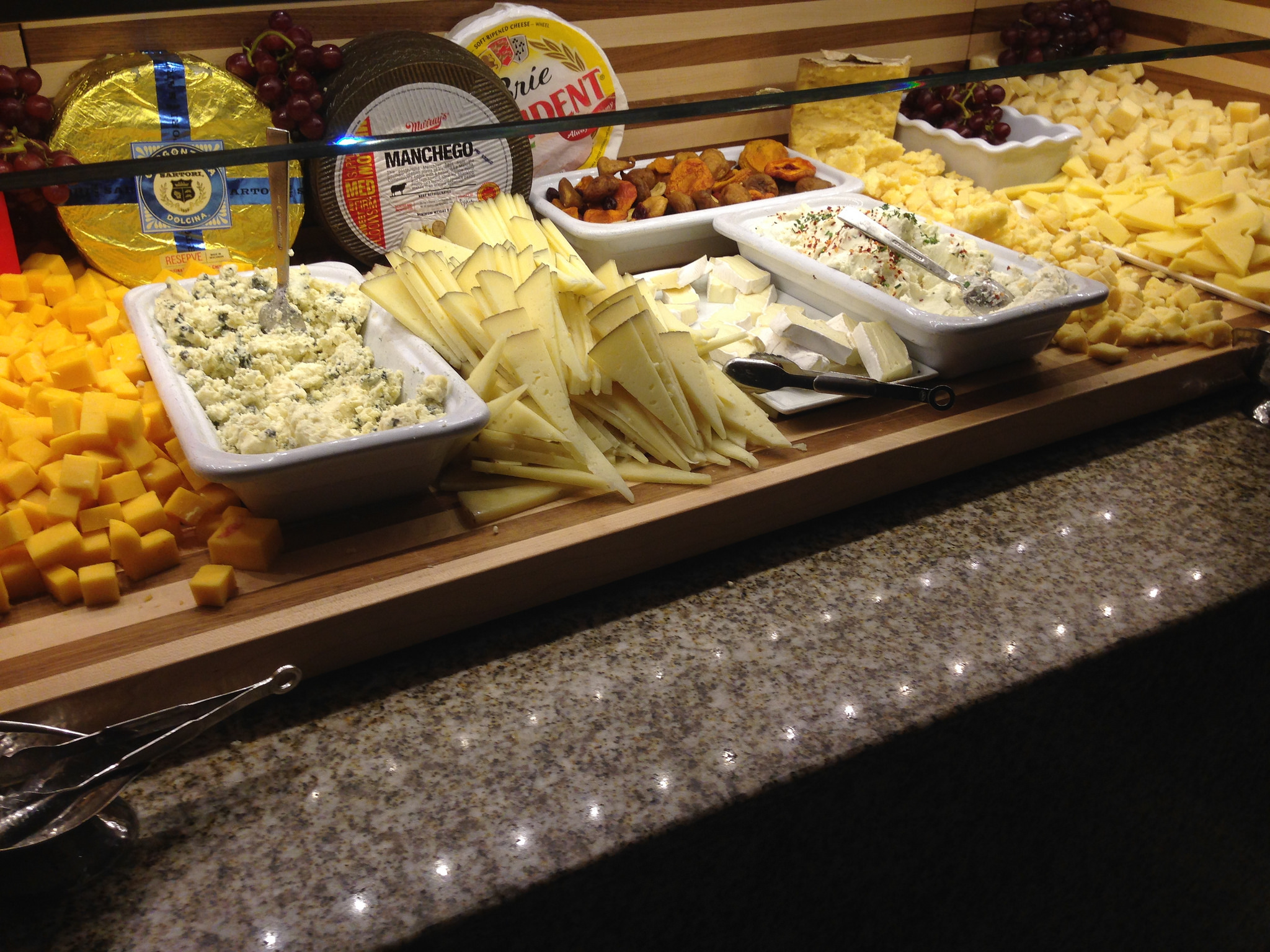 cheese caesar’s palace buffet – Aussie on the Road